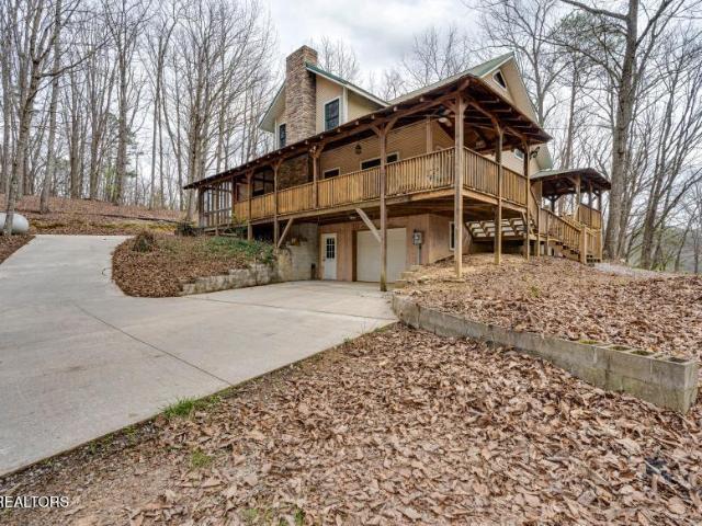 547 SE Hughes Rd