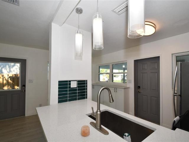 547 Tradewinds Dr, Dunedin, FL 34698 | MLS #TB8460