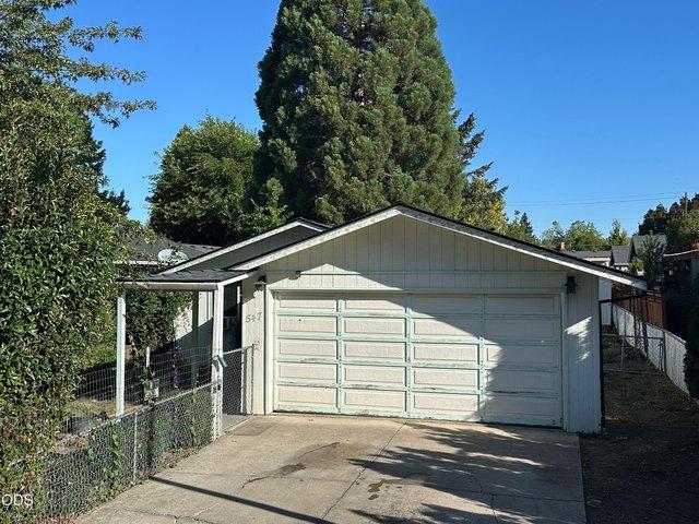 547 Van Wey Cir, Eagle Point, OR 97524