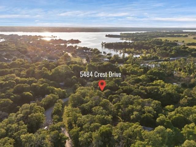 5484 Crest Dr, Fort Worth, TX 76179