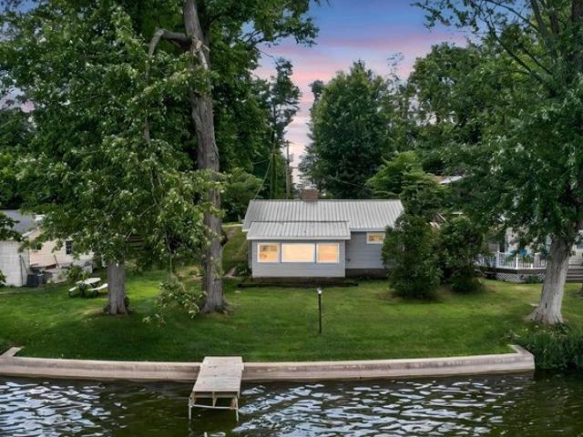 5484 W Sycamore Hill Ln, Silver Lake, IN 46982
