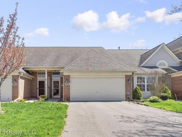 5485 Greenway Dr Unit 81, Trenton, MI 48183