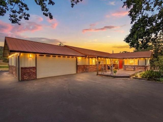 5485 Kane Creek Rd, Central Point, OR 97502