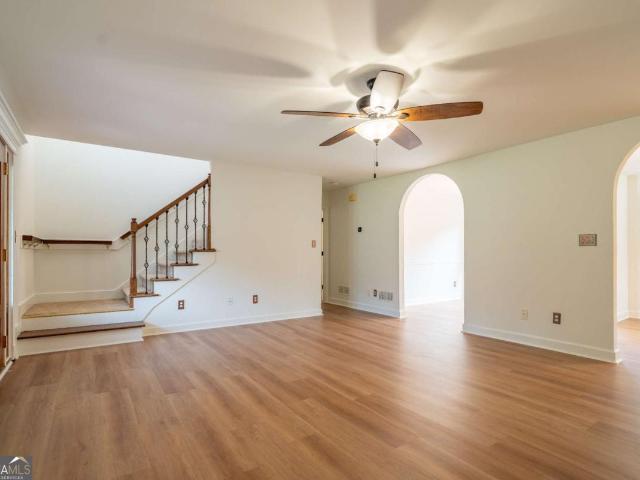 5485 Twin Oak Dr