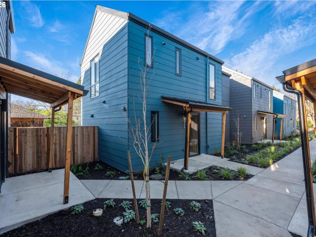 5486 SE Boise ST