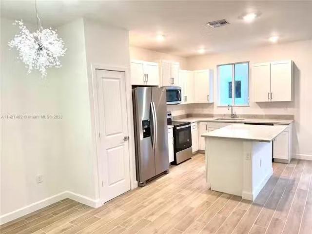 54889165 2448 Se 10th St