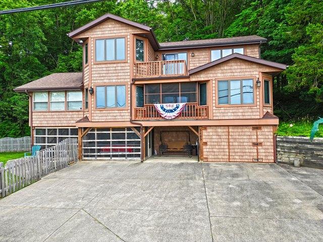 54891 Indian Lake Rd, Dowagiac, MI 49047