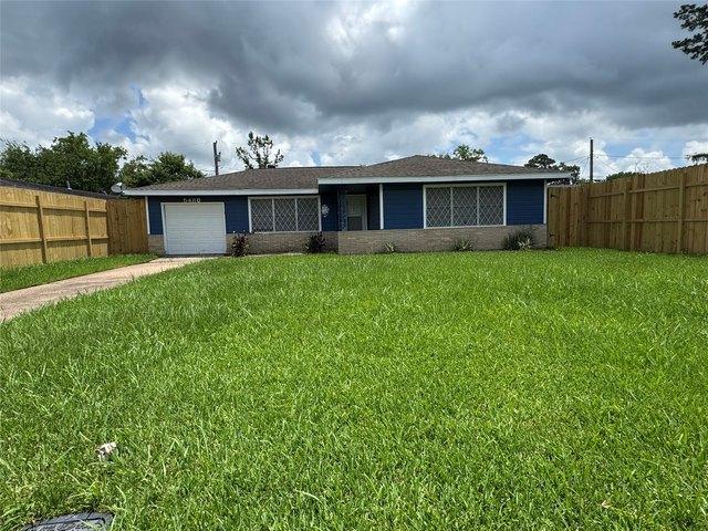 5480 Thames Dr, Beaumont, TX 77708