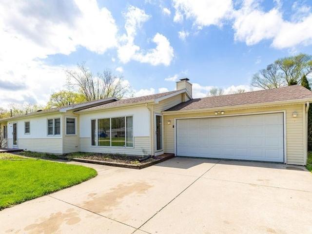 54835 Eisenhower Dr, Elkhart, IN 46514