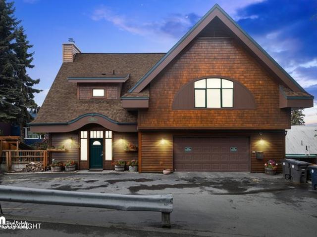 548 Coastal Pl, Anchorage, AK 99501
