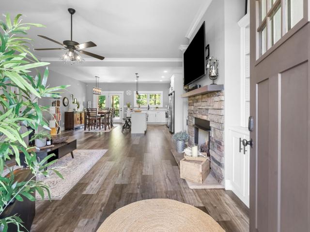 548 Dixie Ln