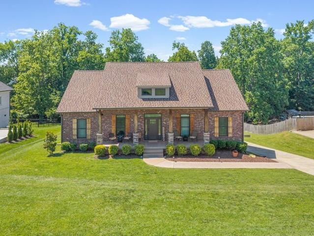 548 Dixie Ln, Pleasant View, TN 37146