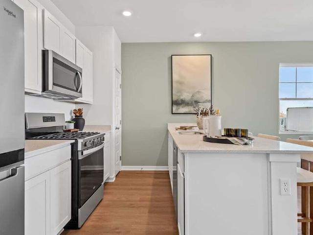 548 E 120th Place