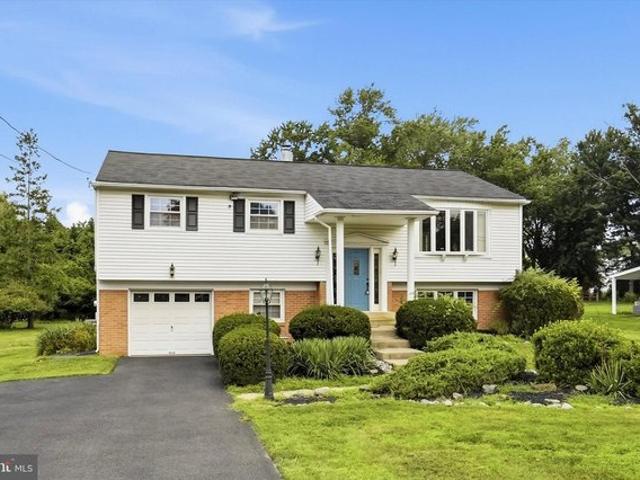 548 Fairhill Dr, Southampton, PA 18966