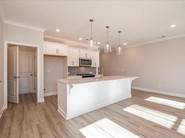 548 Feldspar Way