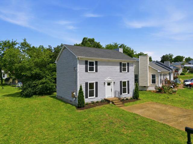 548 Heritage Ln
