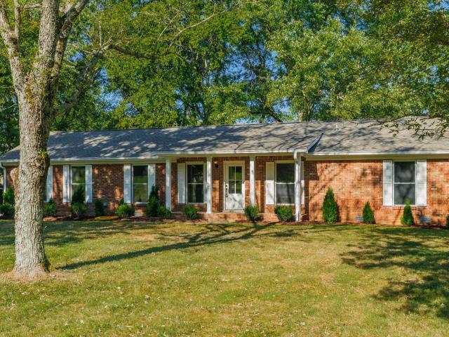 548 Hillside Ln