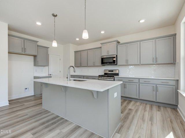 548 Hipwood Dr, Zebulon, NC 27597