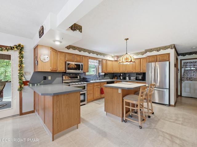 548 Lakeside Drive