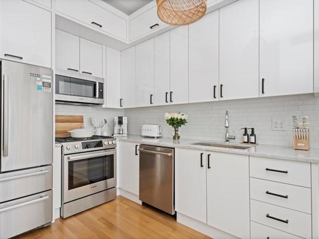 548 Leonard St Apt 1A, Brooklyn, NY 11222