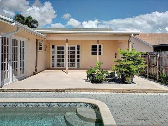 548 NW 54th St, Boca Raton, FL 33487