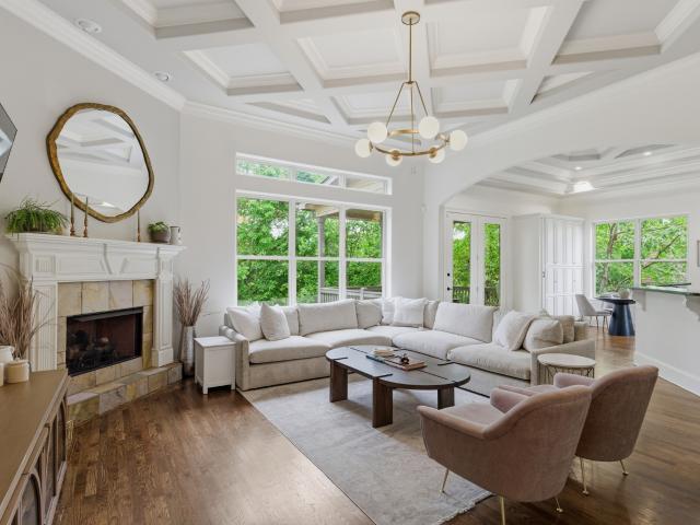 548 Summit Oaks Ct