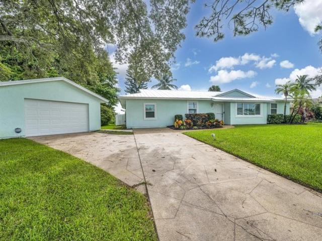 548 SW Aster Rd, Port Saint Lucie, FL 34953