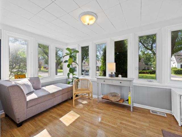 548 Prairie Avenue