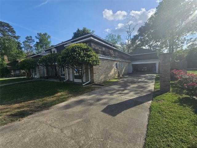 548 River Plantation Dr, Conroe, TX 77302 | MLS #83107 | Compass
