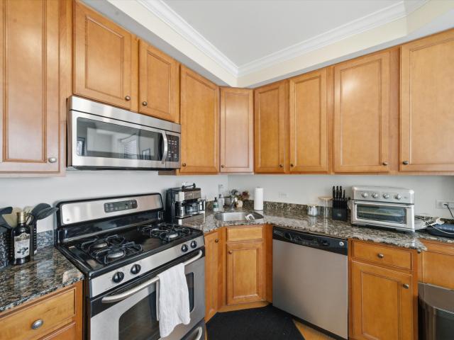 548 W Deming Pl, Unit 1, Chicago, IL 60614 | Compass