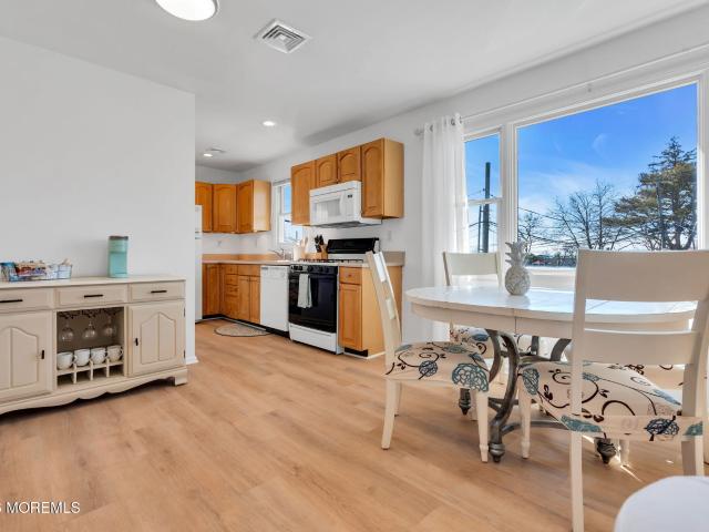 548 Washington Boulevard Unit UPPER