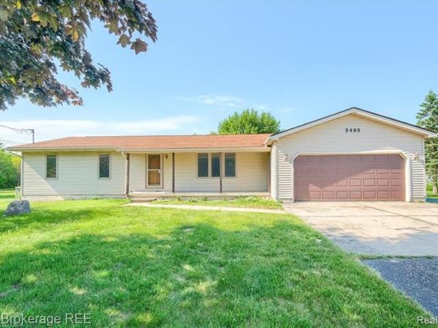 5495 E Coldwater Rd, Genesee, MI 48506