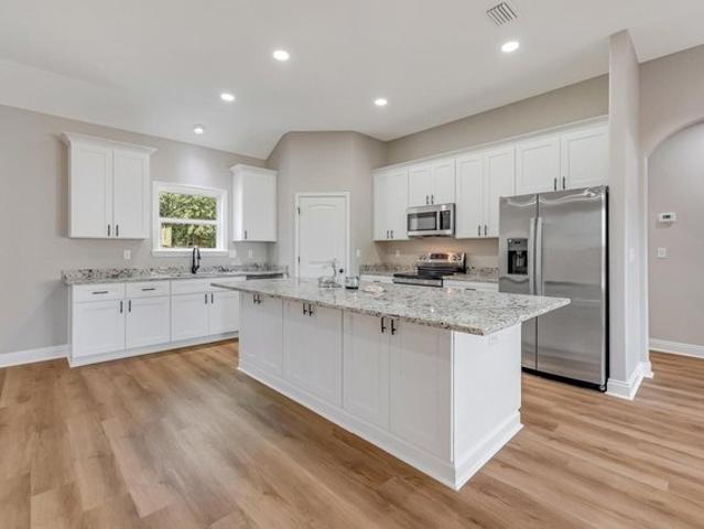 5498 Goodwin Rd, Crestview, FL 32539