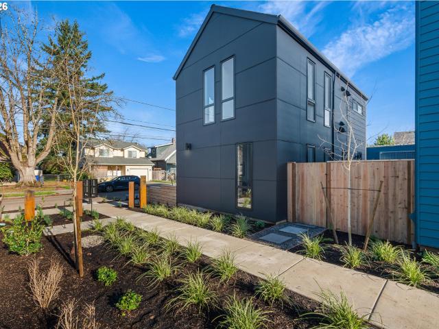5498 SE Boise ST