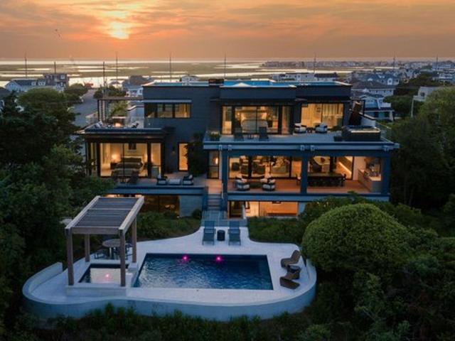 5499 Dune Dr, Avalon, NJ 08202