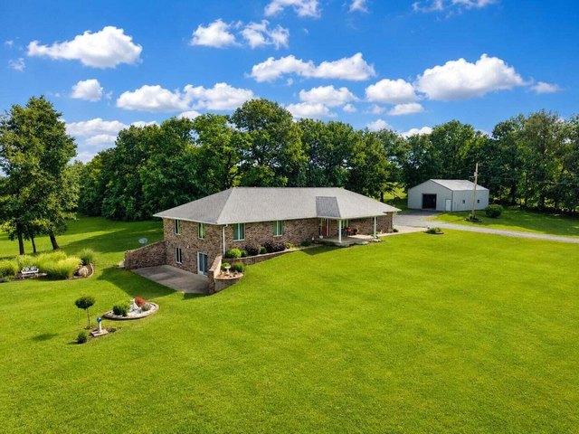 5499 U S # 24, Huntsville, MO 65259