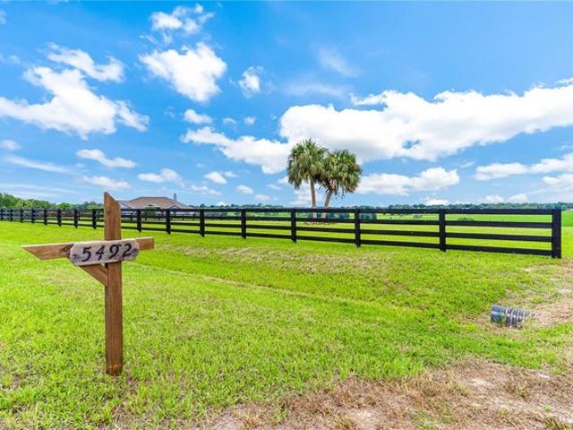 5492 Nantahala Ln, Lady Lake, FL 32159