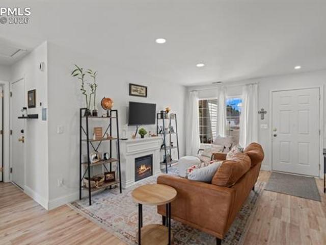 5492 Anna Lee Way