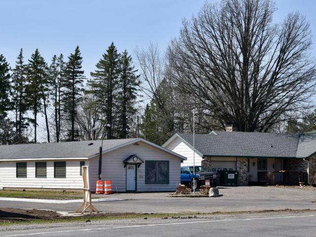549 23 E