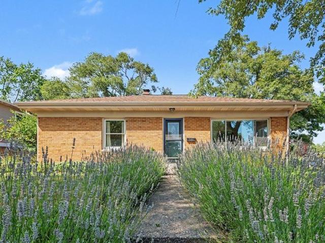 549 Colfax Ave, Grand Haven, MI 49417
