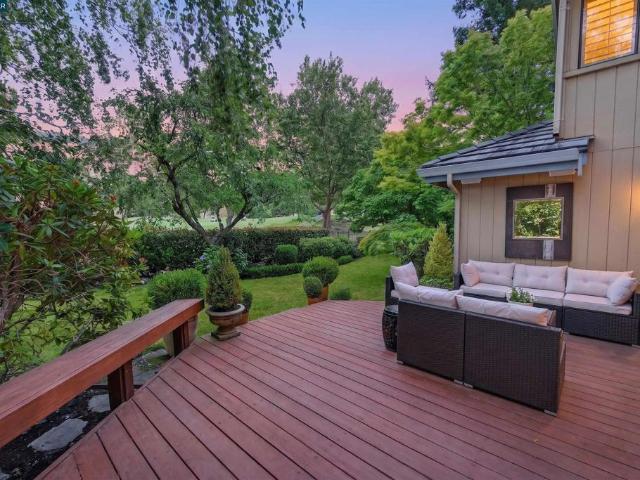 549 Buttonwood Dr