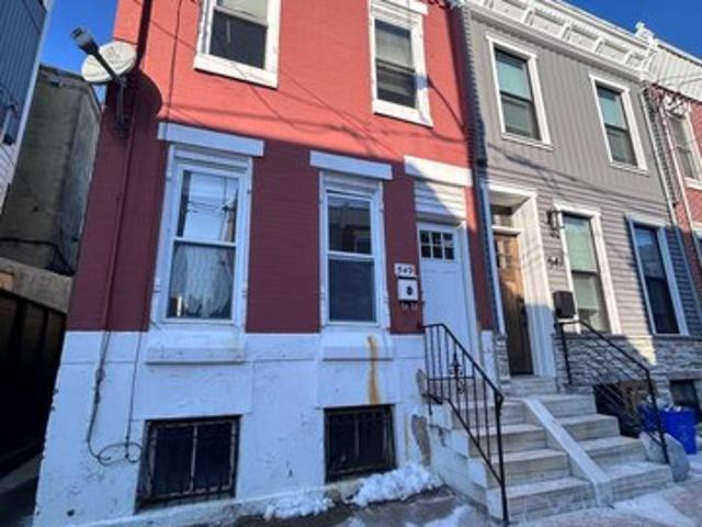549 Fernon St, Philadelphia, PA 19148