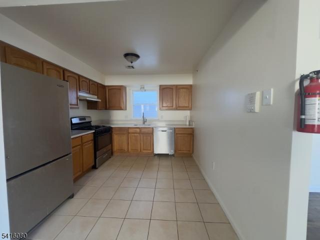 549 Hawthorne Ave Apt 3 #