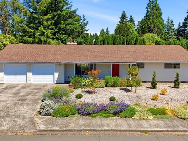 549 NW 19th St, McMinnville, OR 97128