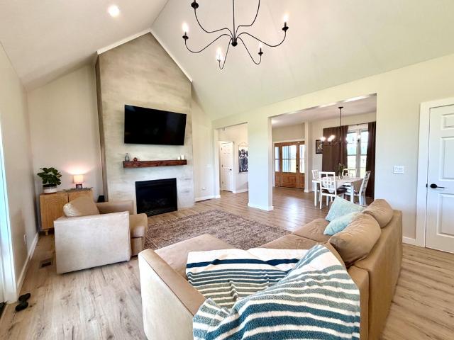 549 S Union Lane