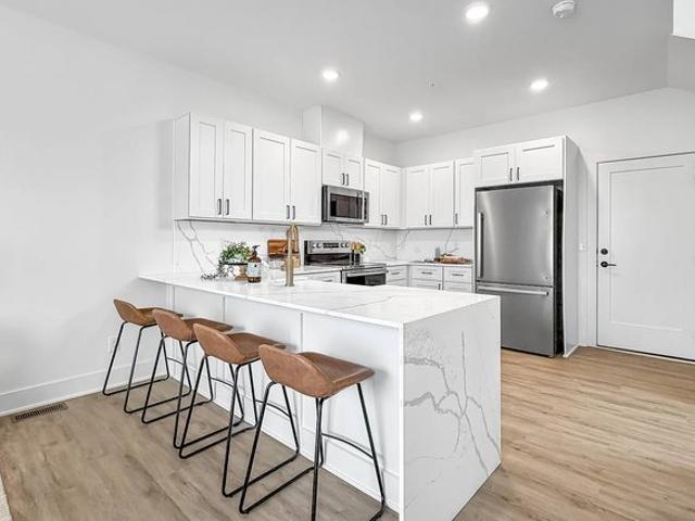 549 S Soapstone Way, West Des Moines, IA 50266