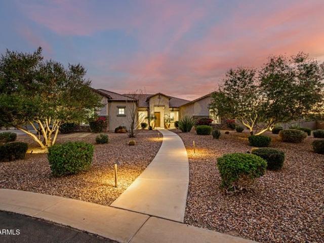 549 W Haxtun St, San Tan Valley, AZ 85143