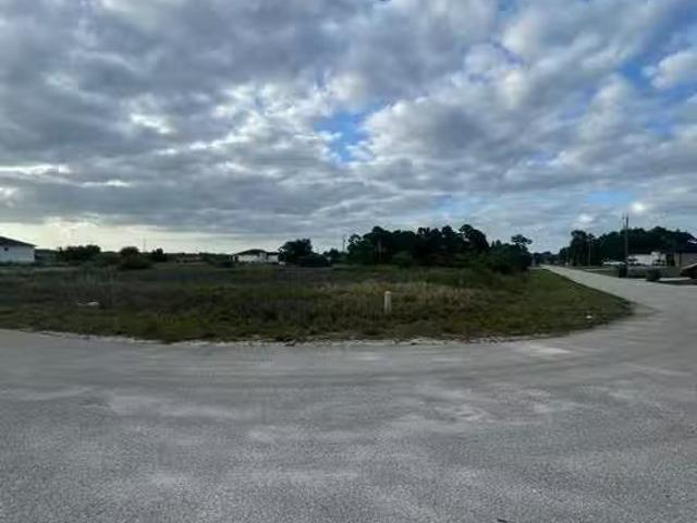 549 Trinity St E, Lehigh Acres, FL 33974 MLS 224031895