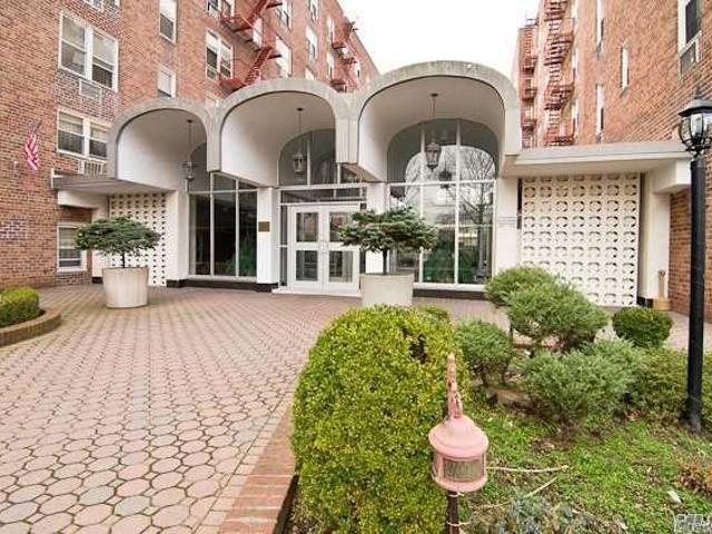 54 40 Little Neck Parkway, Unit 4A