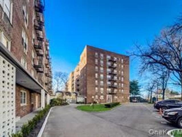 54 40 Little Neck Parkway 4A